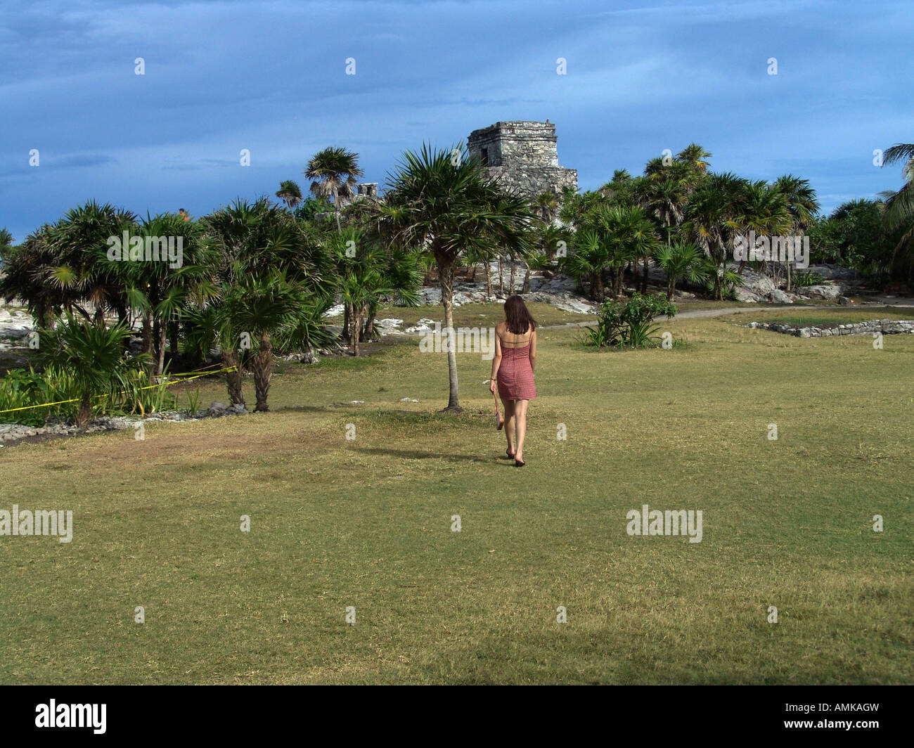 Tourists at Mayan ruins in Tulum, Mexico Stock Photo - Alamy
