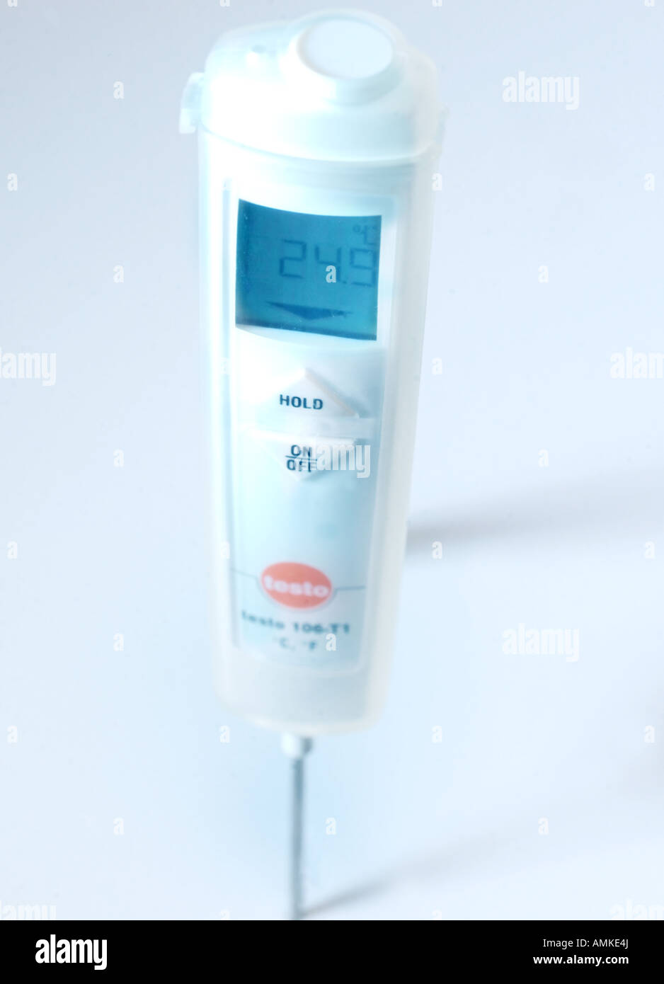 Analogue thermometers hi-res stock photography and images - Alamy