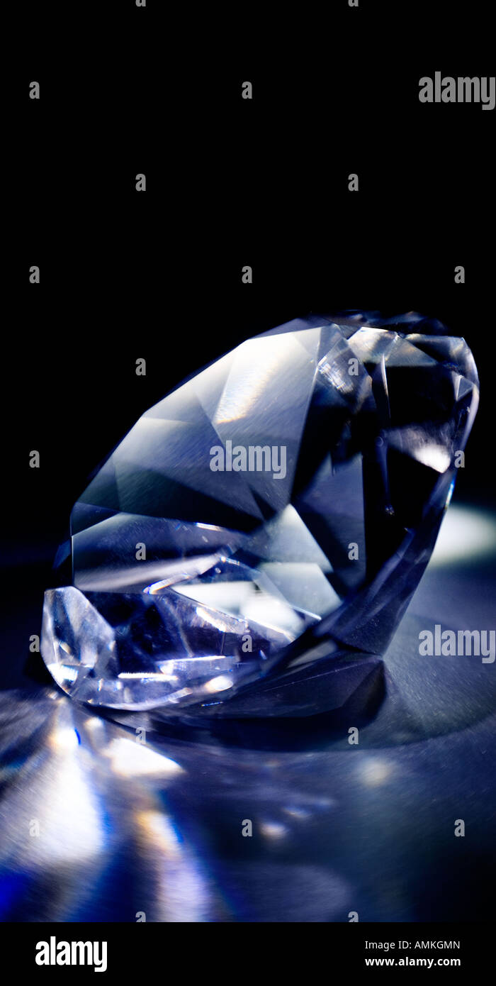 Cut diamond black background hi-res stock photography and images - Alamy