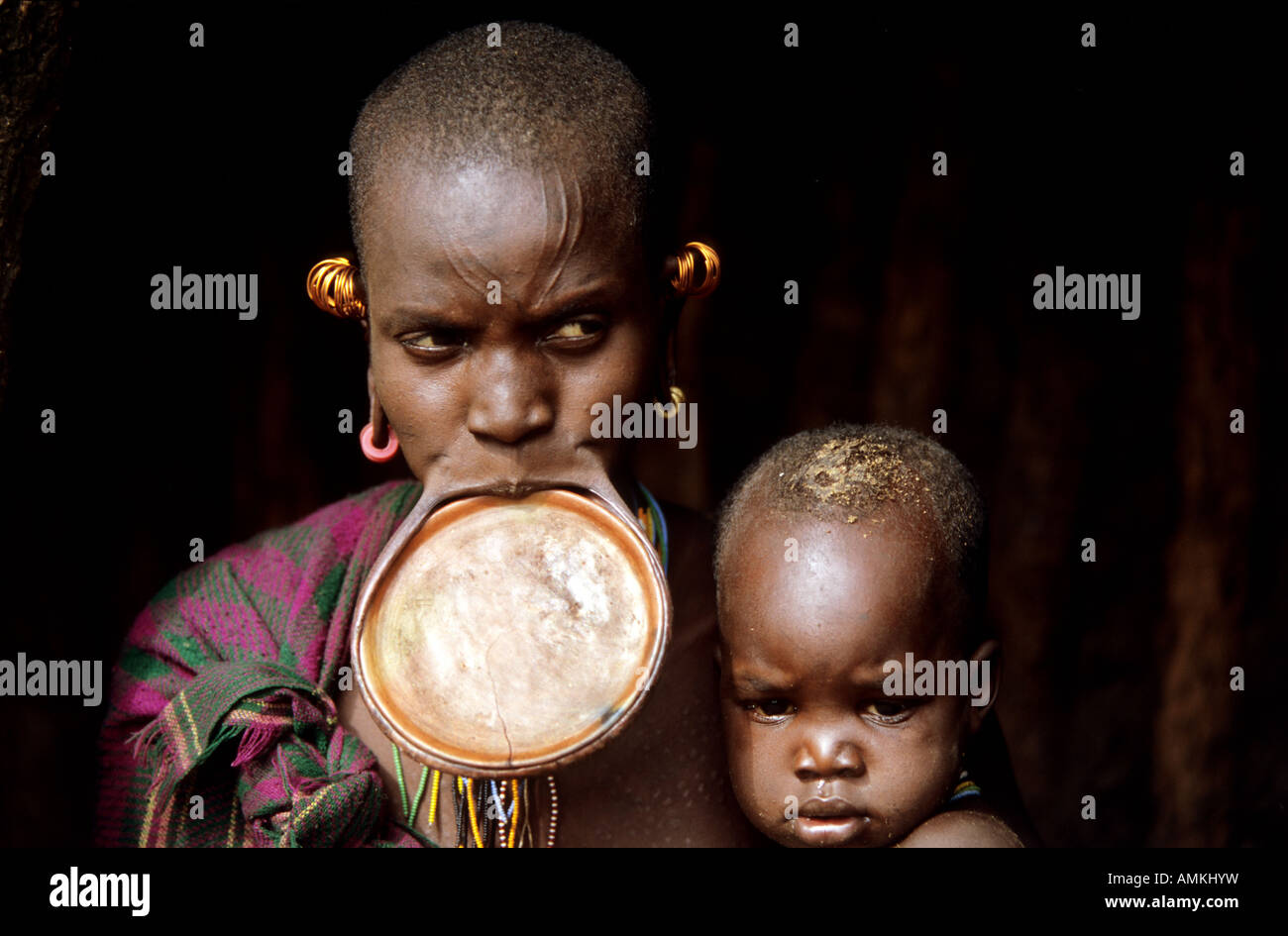 Surma tribe hi-res stock photography and images - Alamy