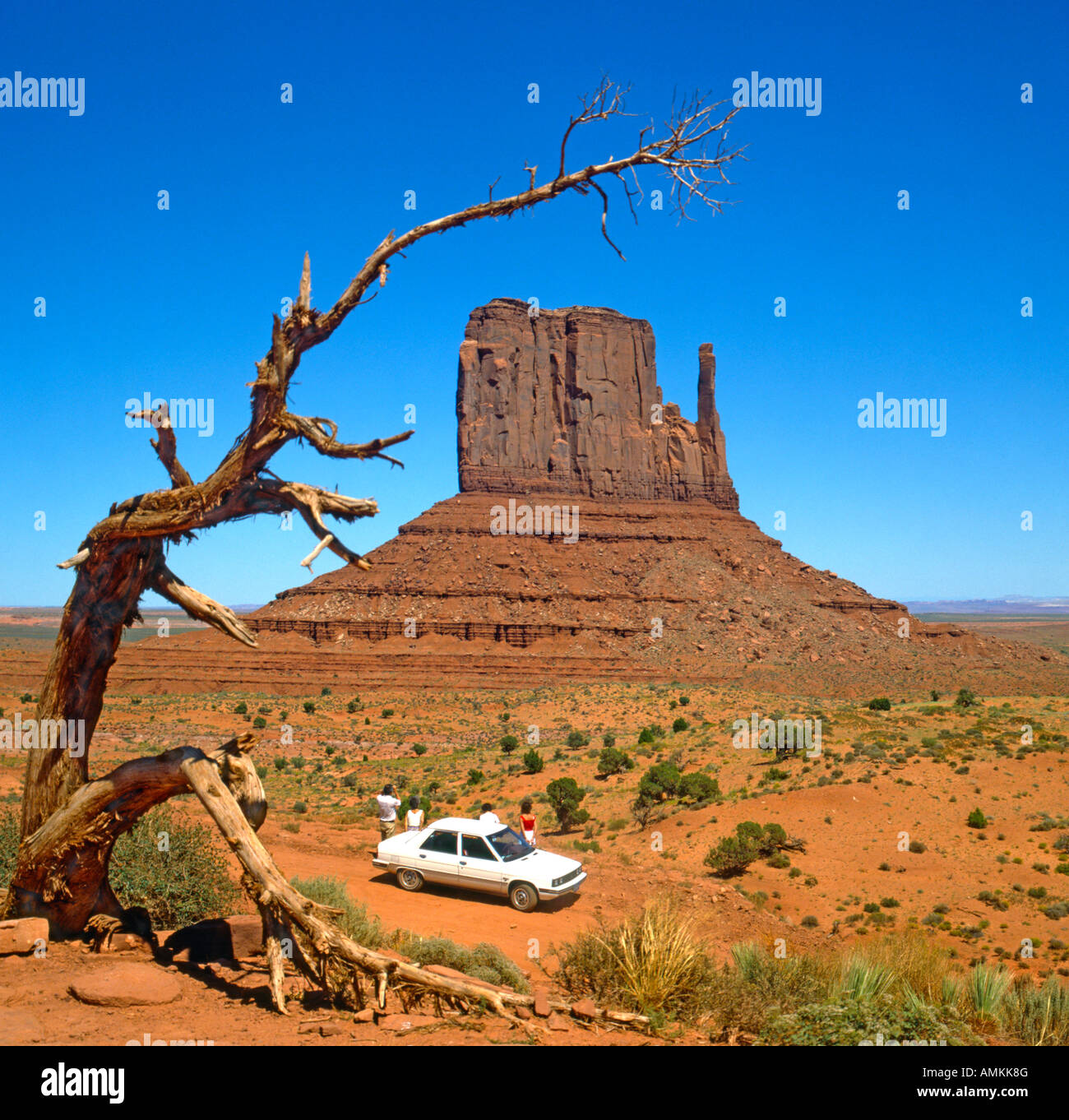 Monument valley car hi-res stock photography and images - Alamy