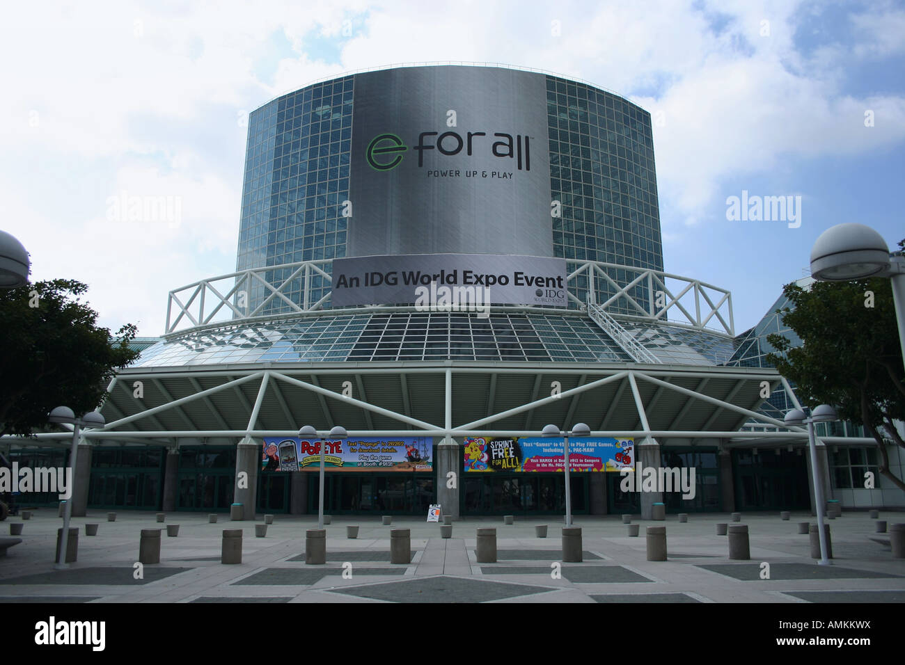 Entrance los angeles convention center hi-res stock photography and ...