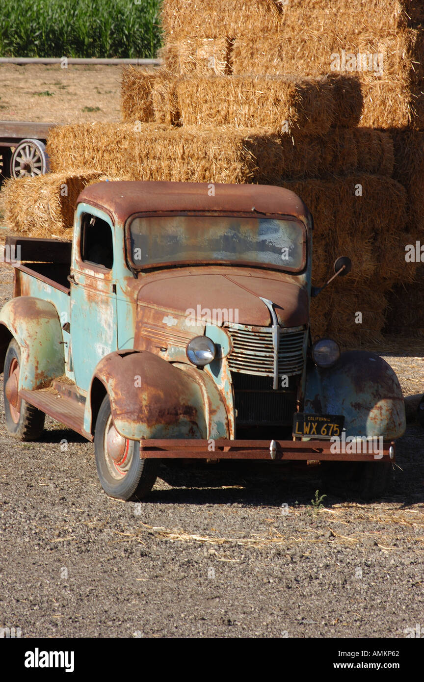 Old Rusty Truck Stock Photo - Alamy