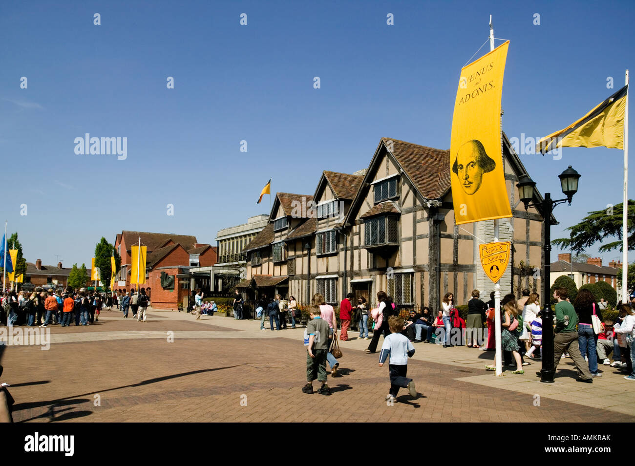 Shakespeare's Birthplace on St George's Day Stock Photo - Alamy