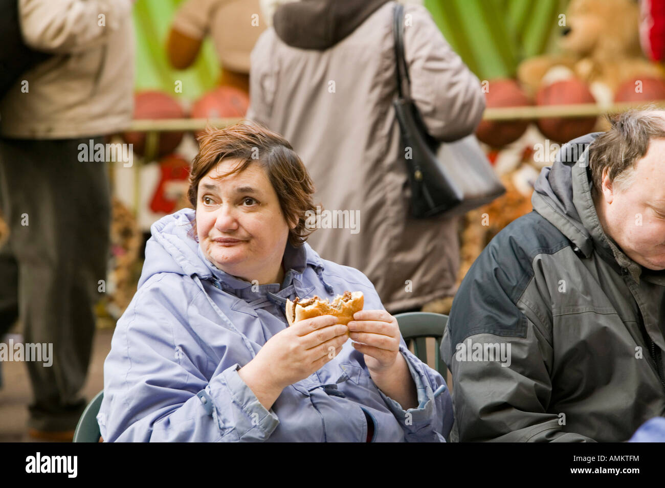 Fat people eating burgers hi-res stock photography and images - Alamy