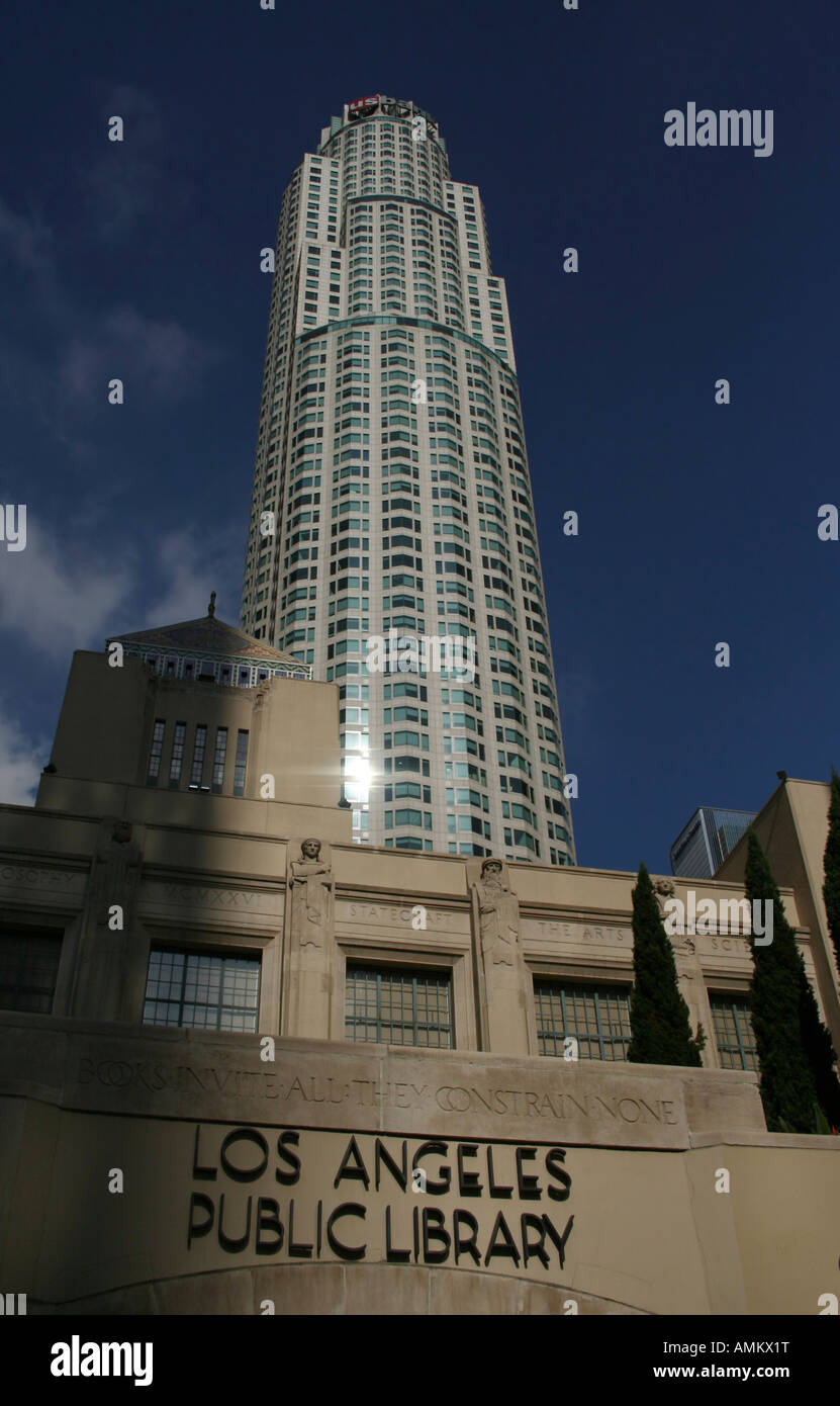 Los Angeles Public Library and US Bank tower October 2007 Stock Photo ...