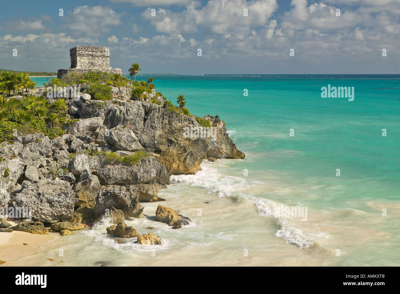 Templo del Dios del Viento Mayan ruins of Ruinas de Tulum Tulum Ruins ...