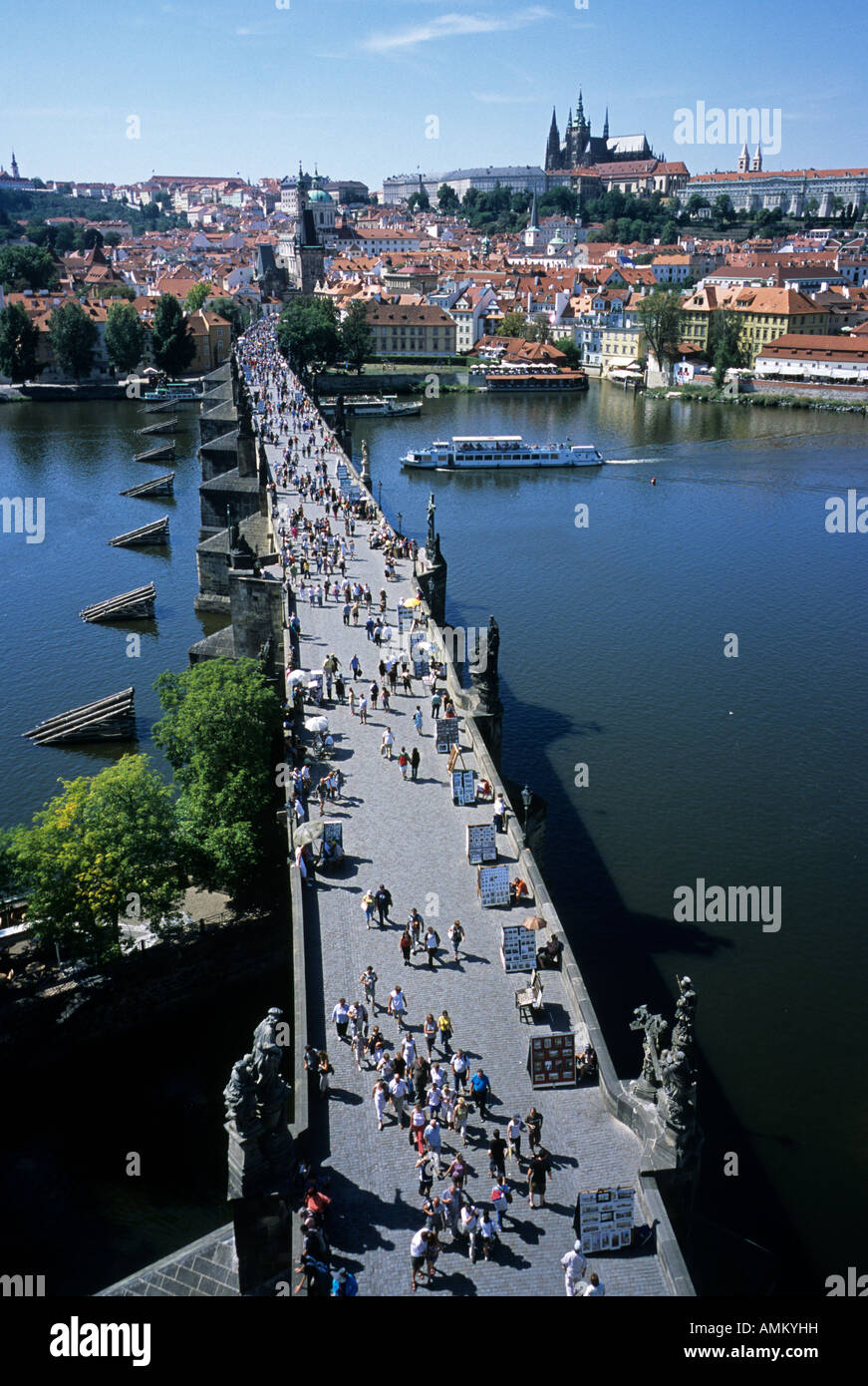 Czech Prague Charles Bridge crowd of tourists Stock Photo - Alamy