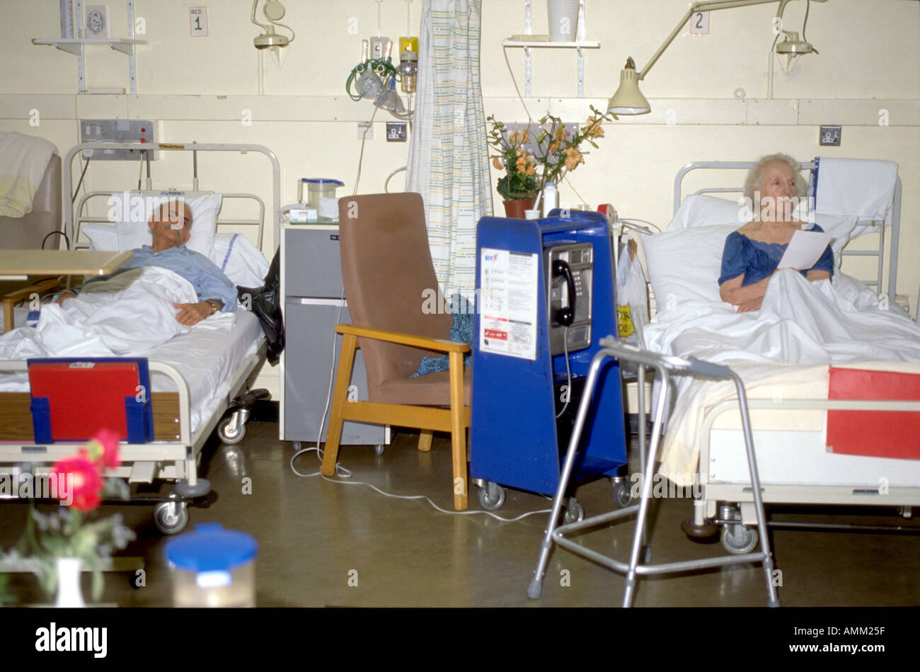 Male and female patients on mixed ward Stock Photo - Alamy