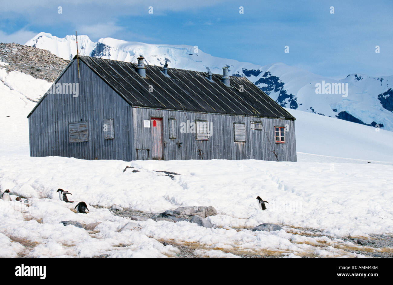 Emergency refuge hut Stock Photo - Alamy