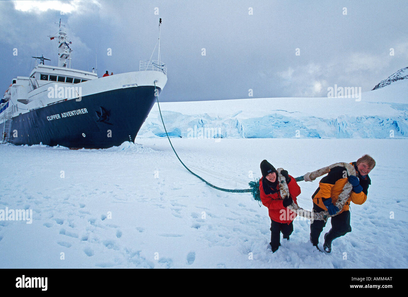'Towing the ship' Expedition ship 'Clipper Adventurer' garaged in sea ...