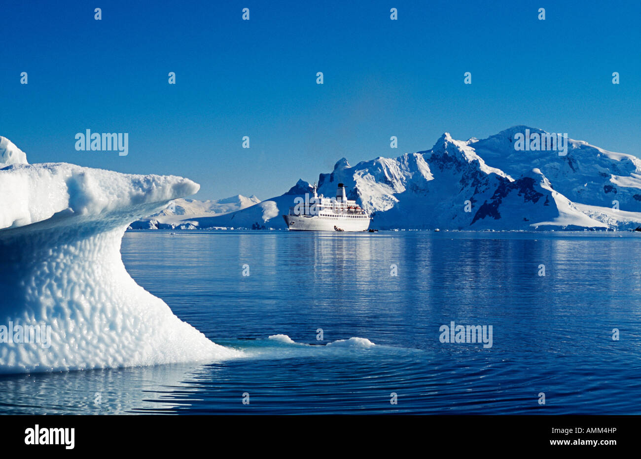 Mv discovery cruise ship hi-res stock photography and images - Alamy