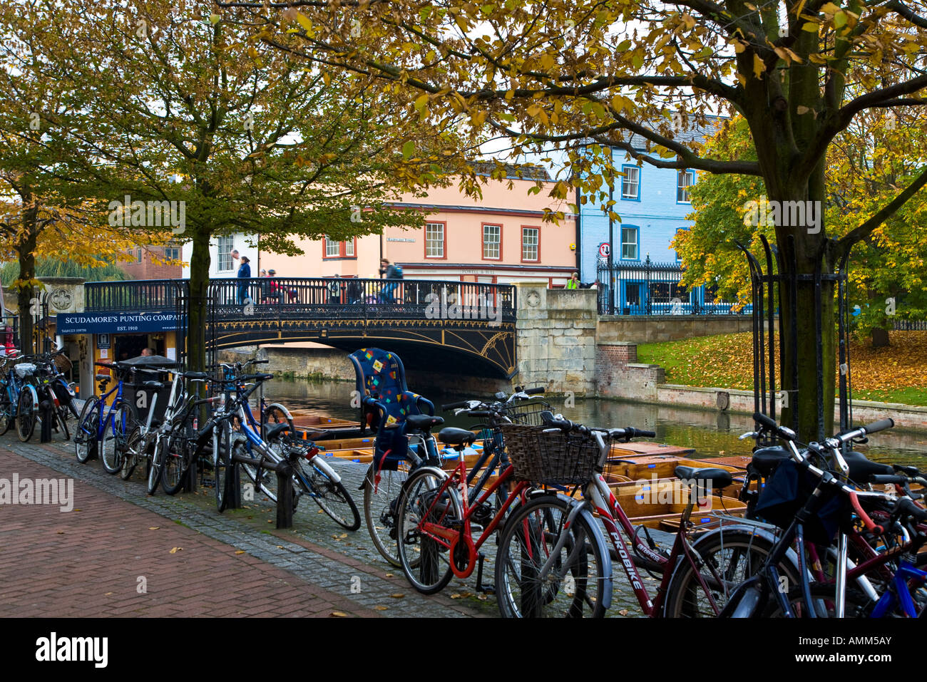 Cycle bridge cambridge hi-res stock photography and images - Alamy