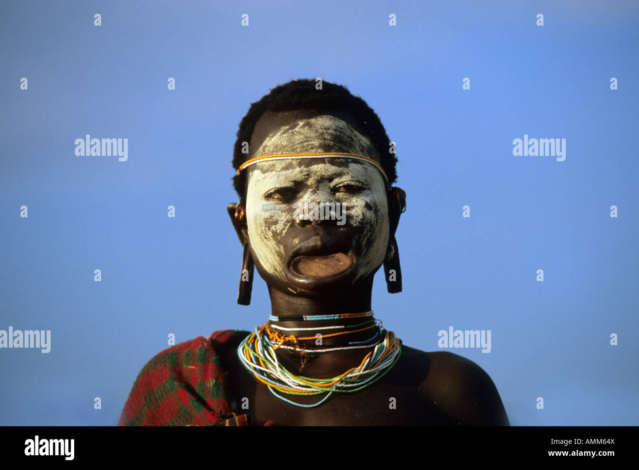 Surma tribe hi-res stock photography and images - Alamy