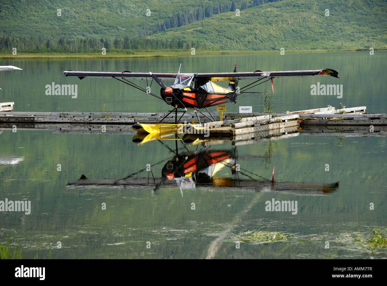 Float Planes Pontoon Planes Airplane Aircraft on Robe Lake near Valdez ...