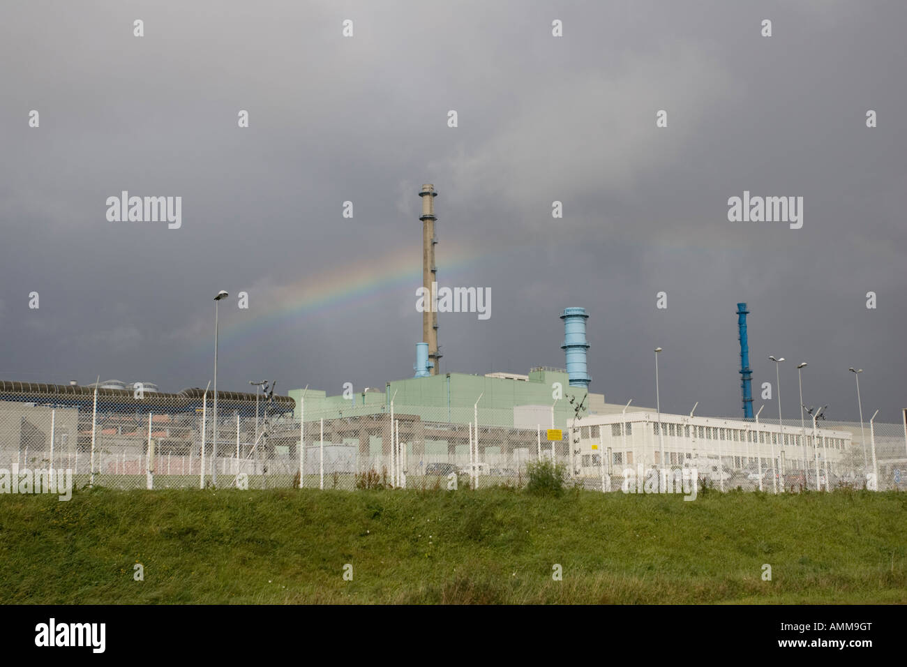 Light water reactor reprocessing plant for spent nuclear fuel uranium ...