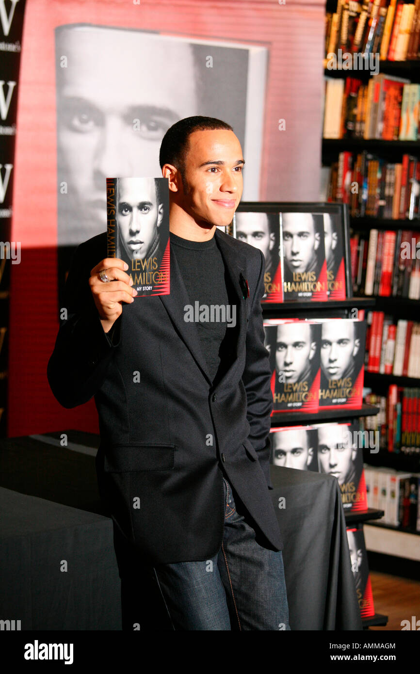Lewis hamilton 2007 hi-res stock photography and images - Alamy