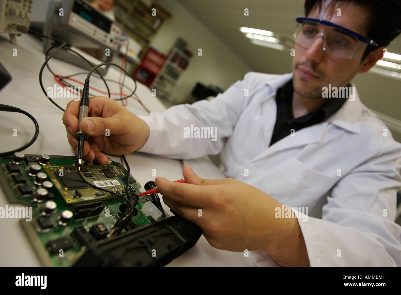 Computer manufacture in a clean room Stock Photo - Alamy