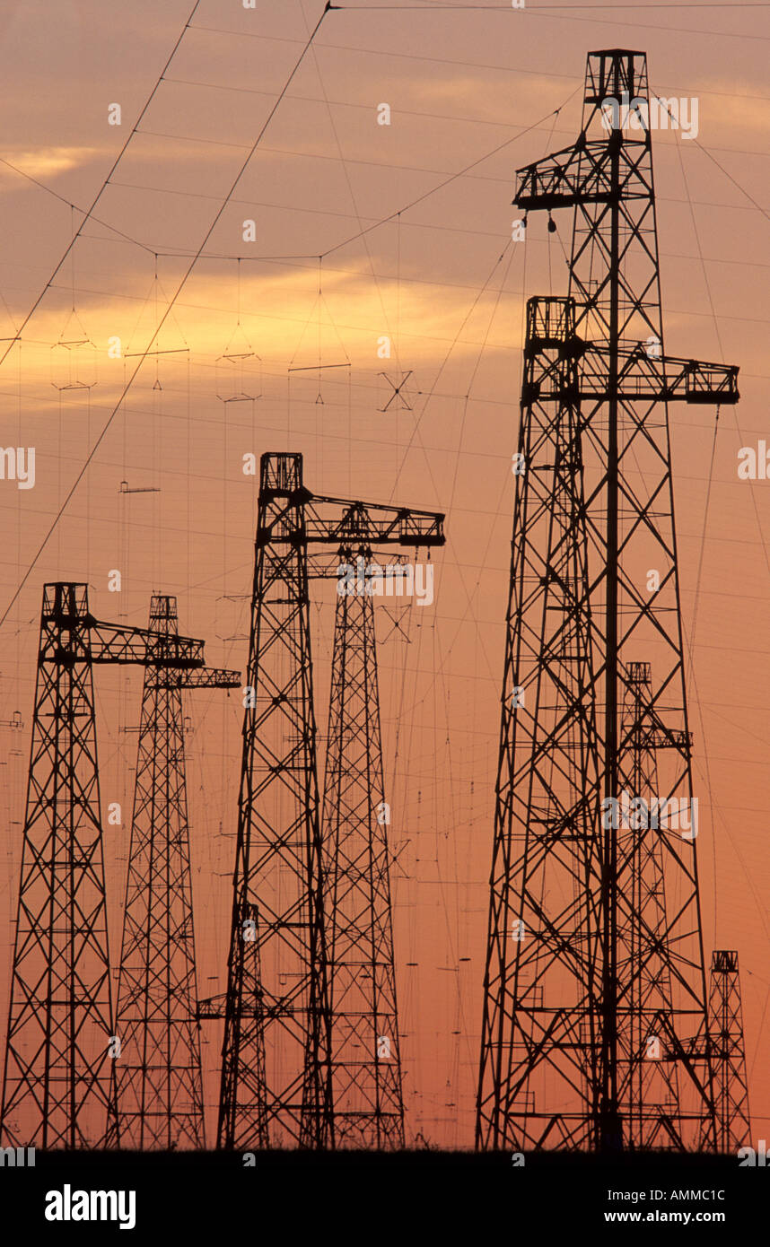 Radio masts and towers hi-res stock photography and images - Alamy