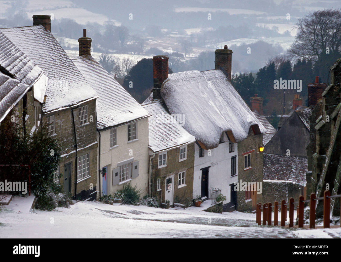 Gold hill snow england hi-res stock photography and images - Alamy