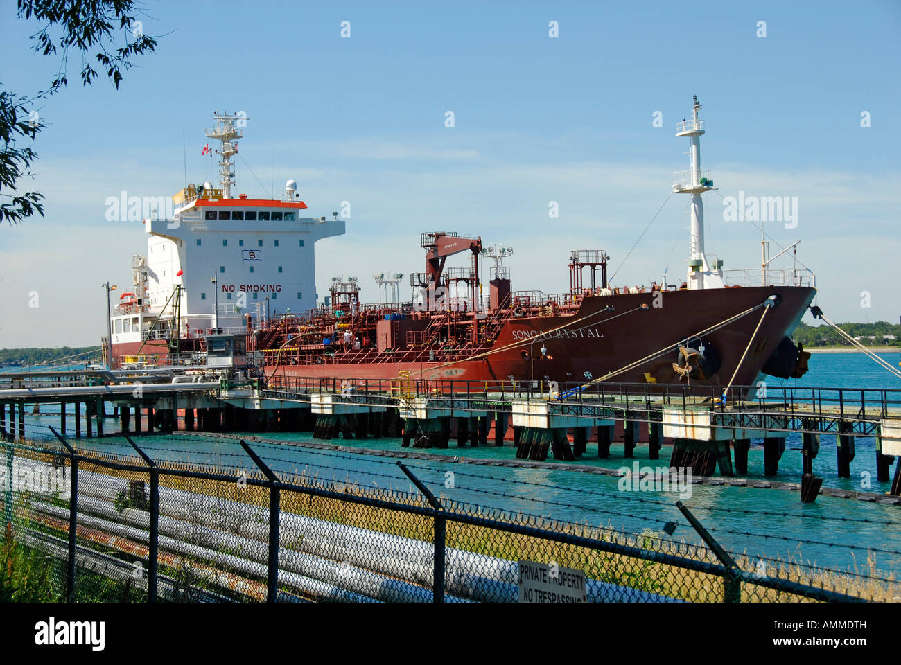 Oil refinery sarnia ontario canada hi-res stock photography and images ...