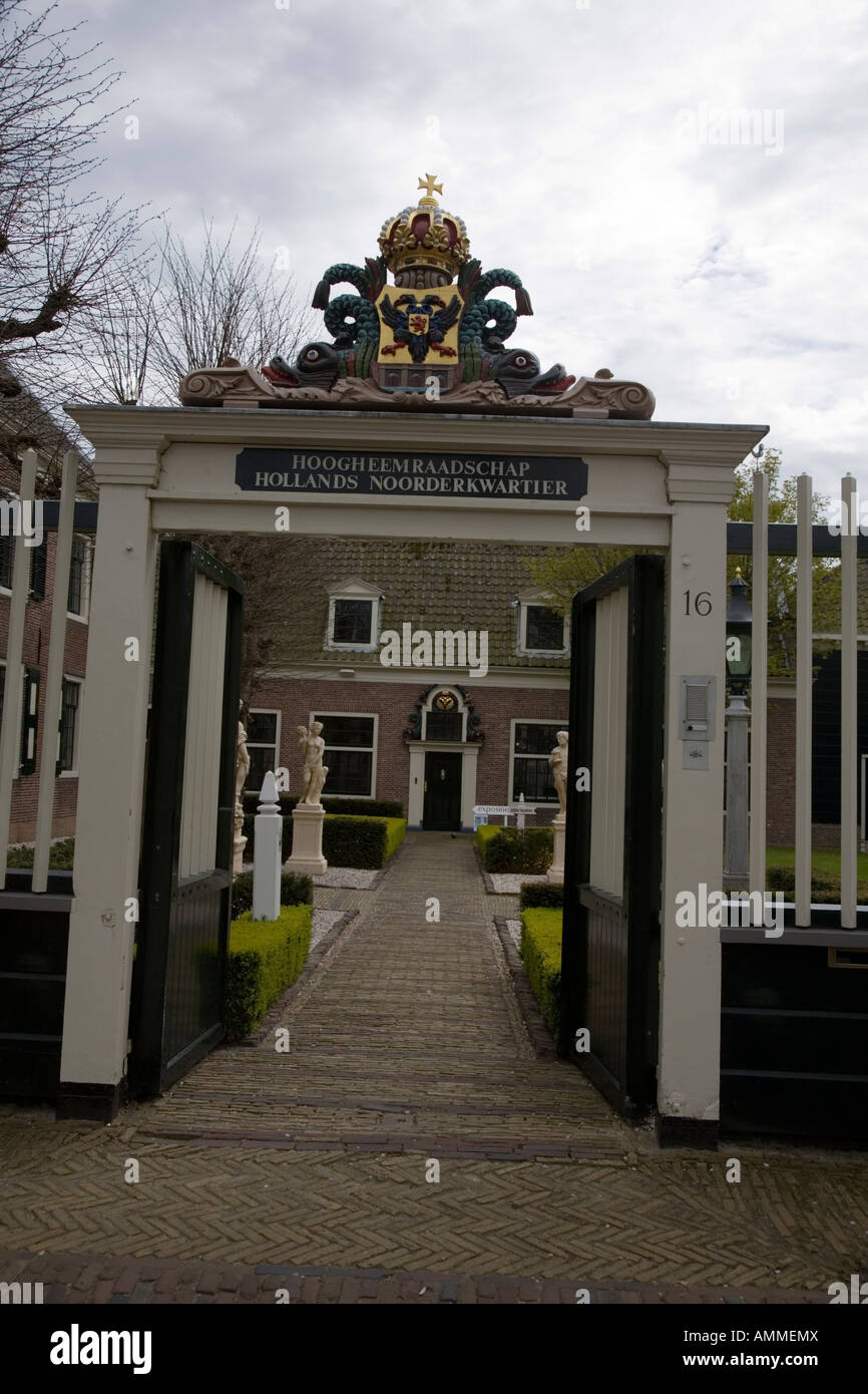 Edam town hall hi-res stock photography and images - Alamy