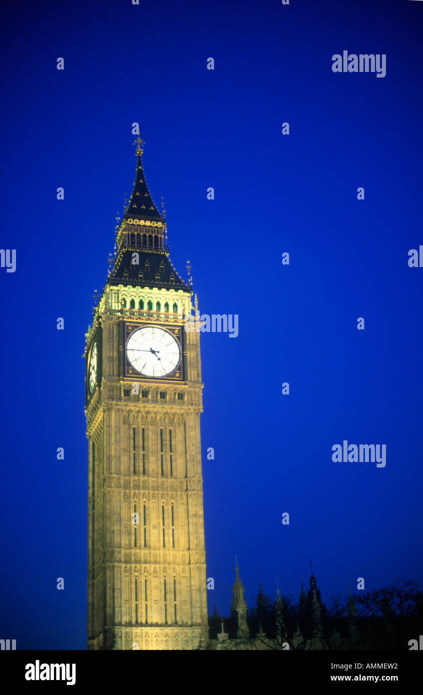 London tower in england hi-res stock photography and images - Alamy