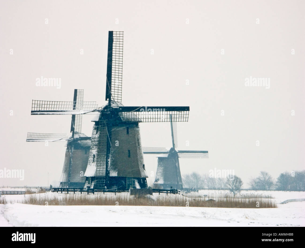 17th century dutch windmills hi-res stock photography and images - Alamy