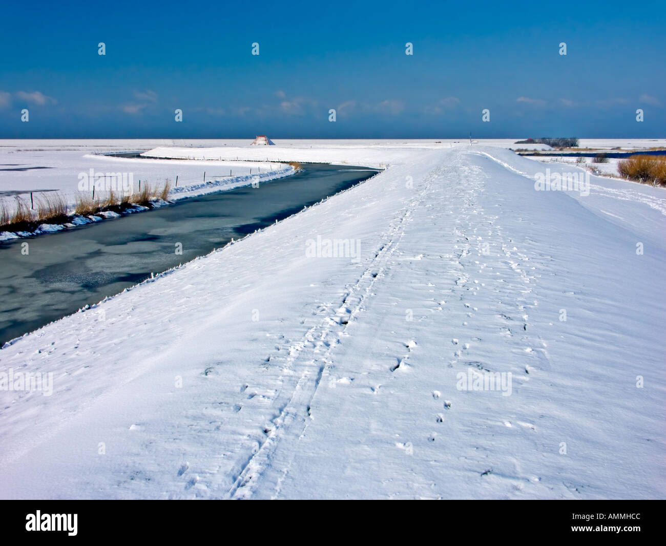 Zeeweering hi-res stock photography and images - Alamy