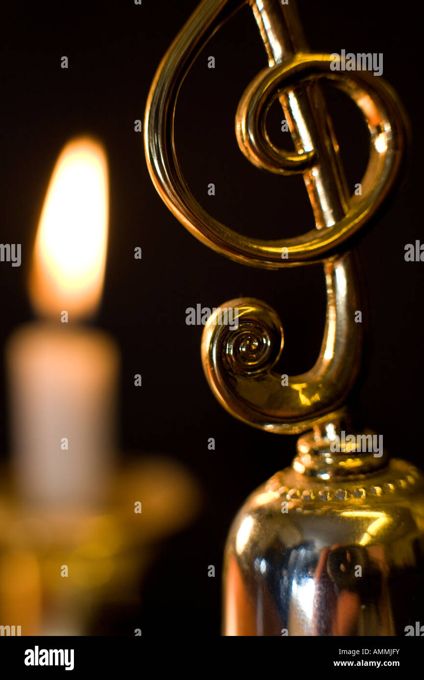 Treble clef symbol hi-res stock photography and images - Alamy