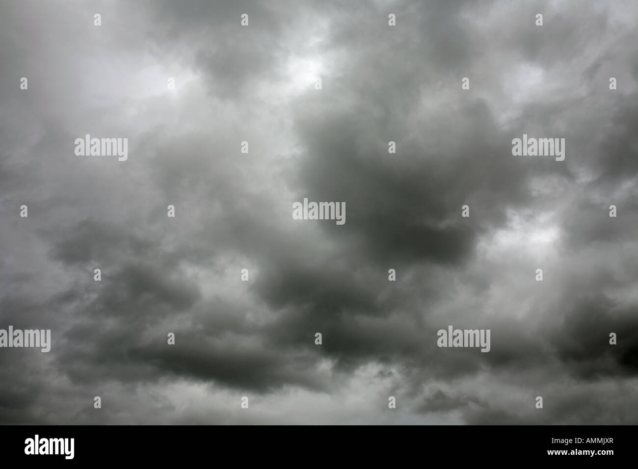 Grey clouds rain hi-res stock photography and images - Alamy