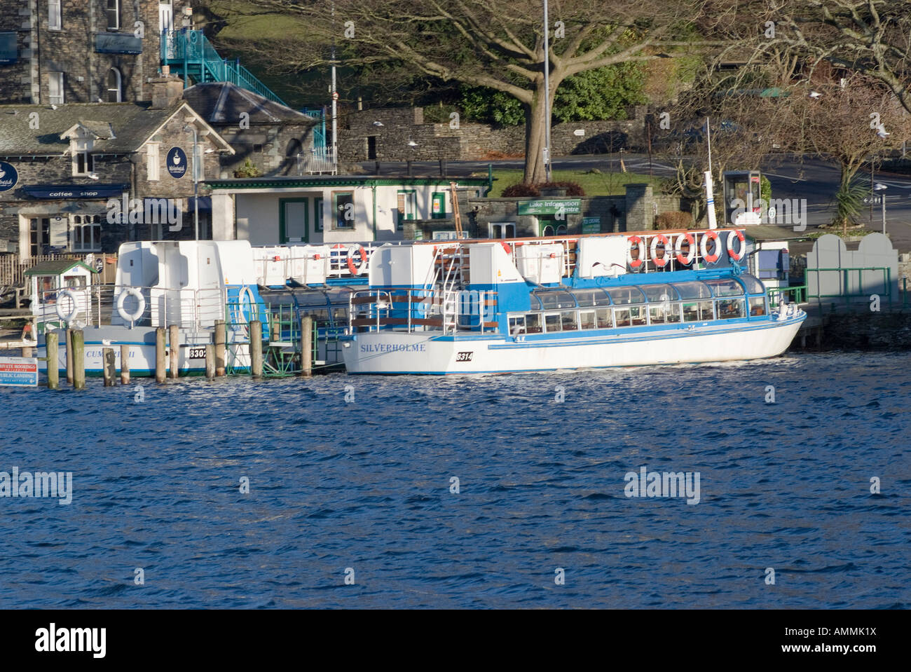 Pier passenger ferries park hi-res stock photography and images - Alamy
