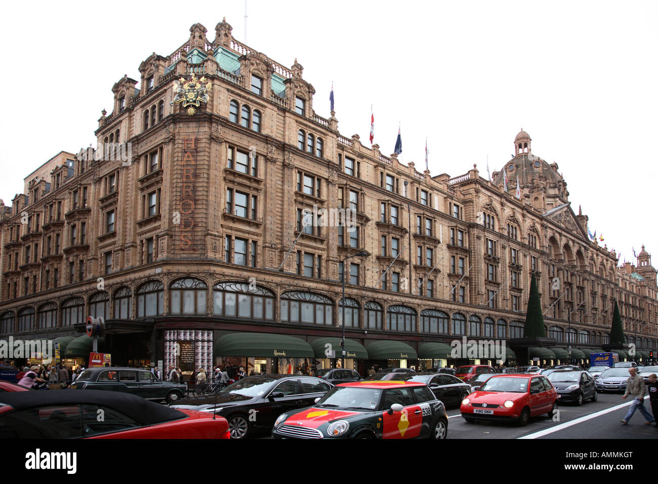 Harrods department store in Knightsbridge London Uk Stock Photo - Alamy