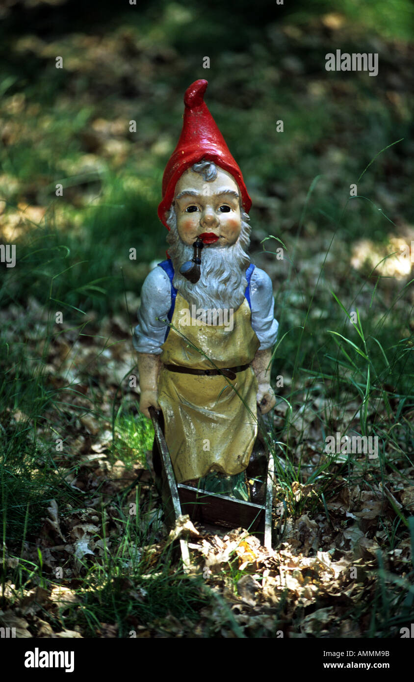 Garden gnome and uk hi-res stock photography and images - Alamy