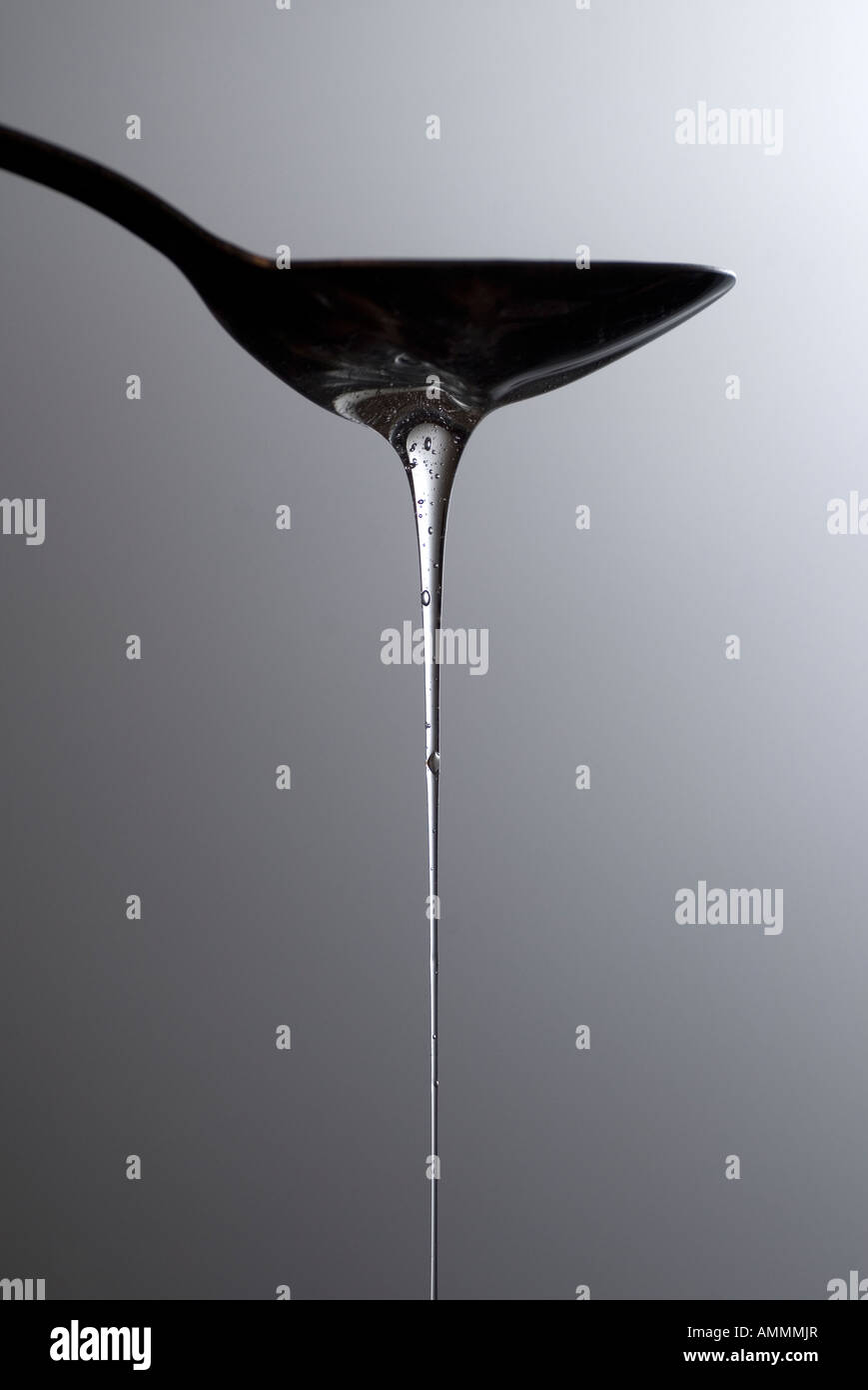 Pouring pictures hi-res stock photography and images - Alamy