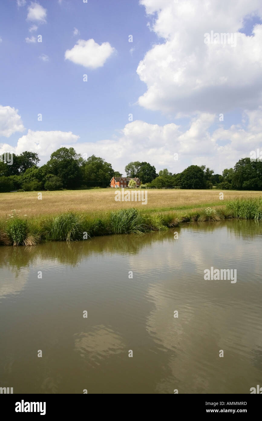 the stratford upon avon canal lapworth flight of locks kingswood ...