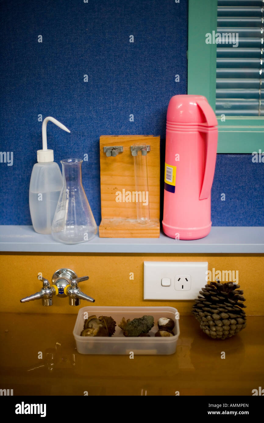 Conical flask gas hi-res stock photography and images - Alamy