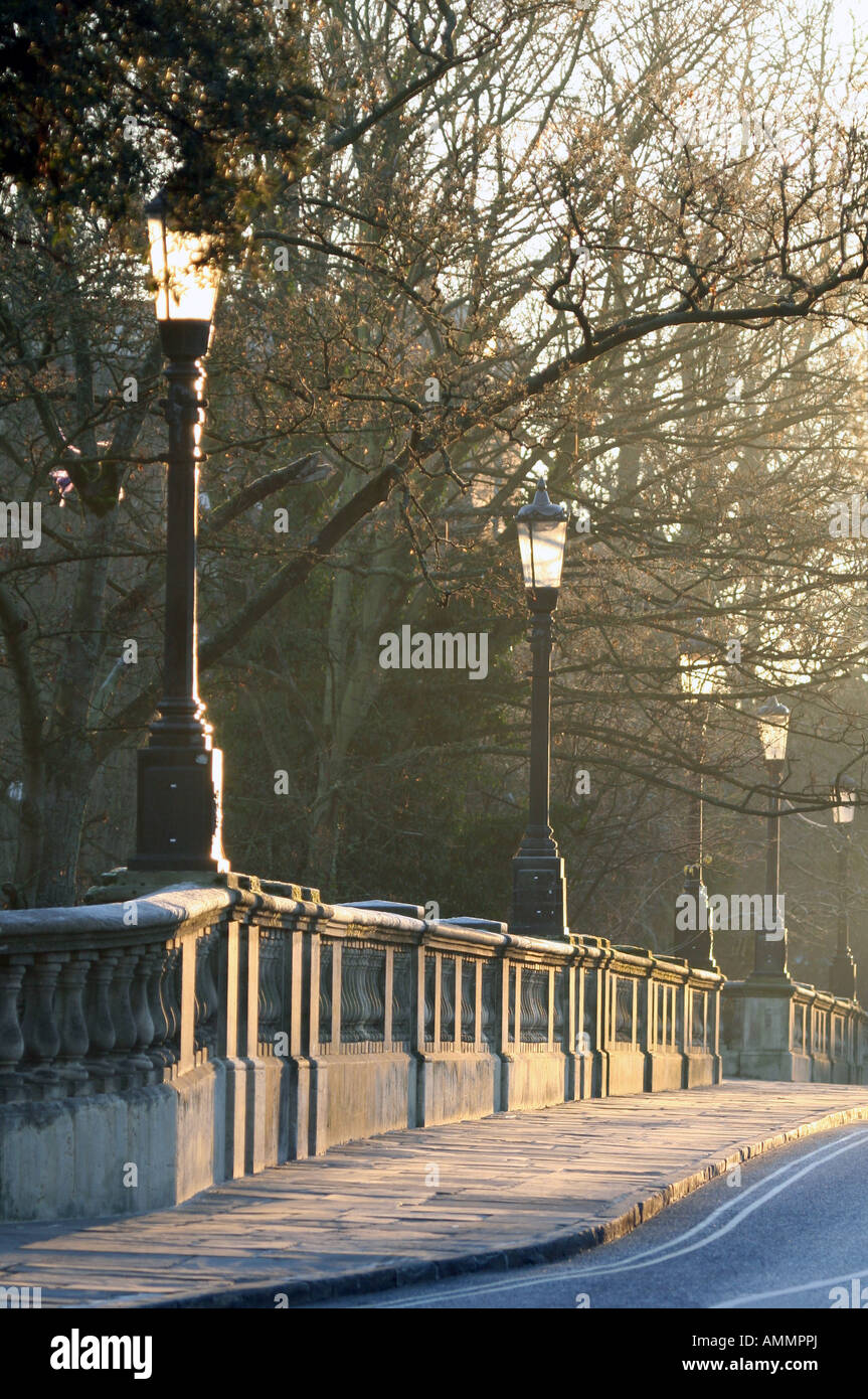 Magdalen Bridge, Oxford, on a frosty winter's morning Stock Photo - Alamy