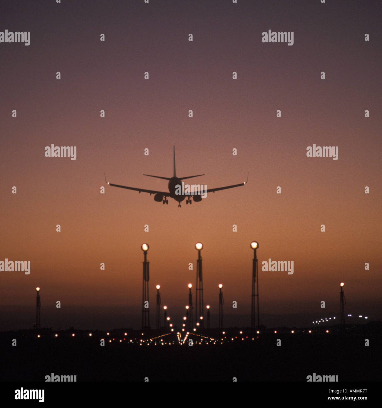 Plane Night Landing Stock Photos & Plane Night Landing Stock Images - Alamy