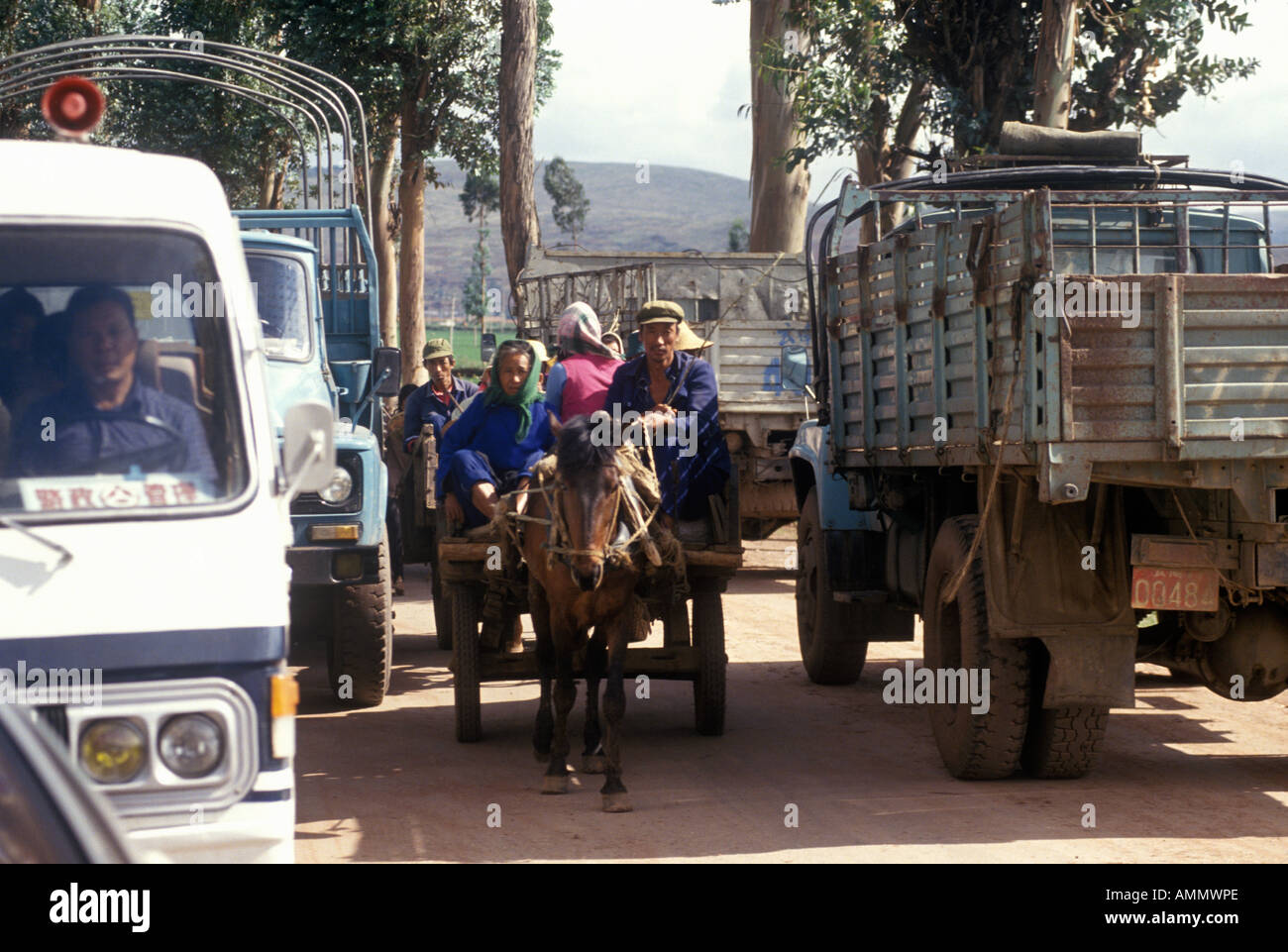 Horse drawn carts hi-res stock photography and images - Alamy