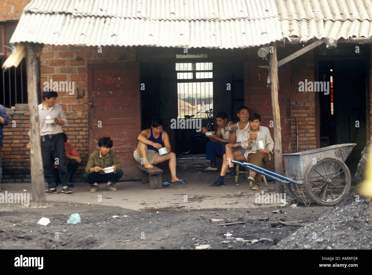 Work construction workers in hi-res stock photography and images - Alamy