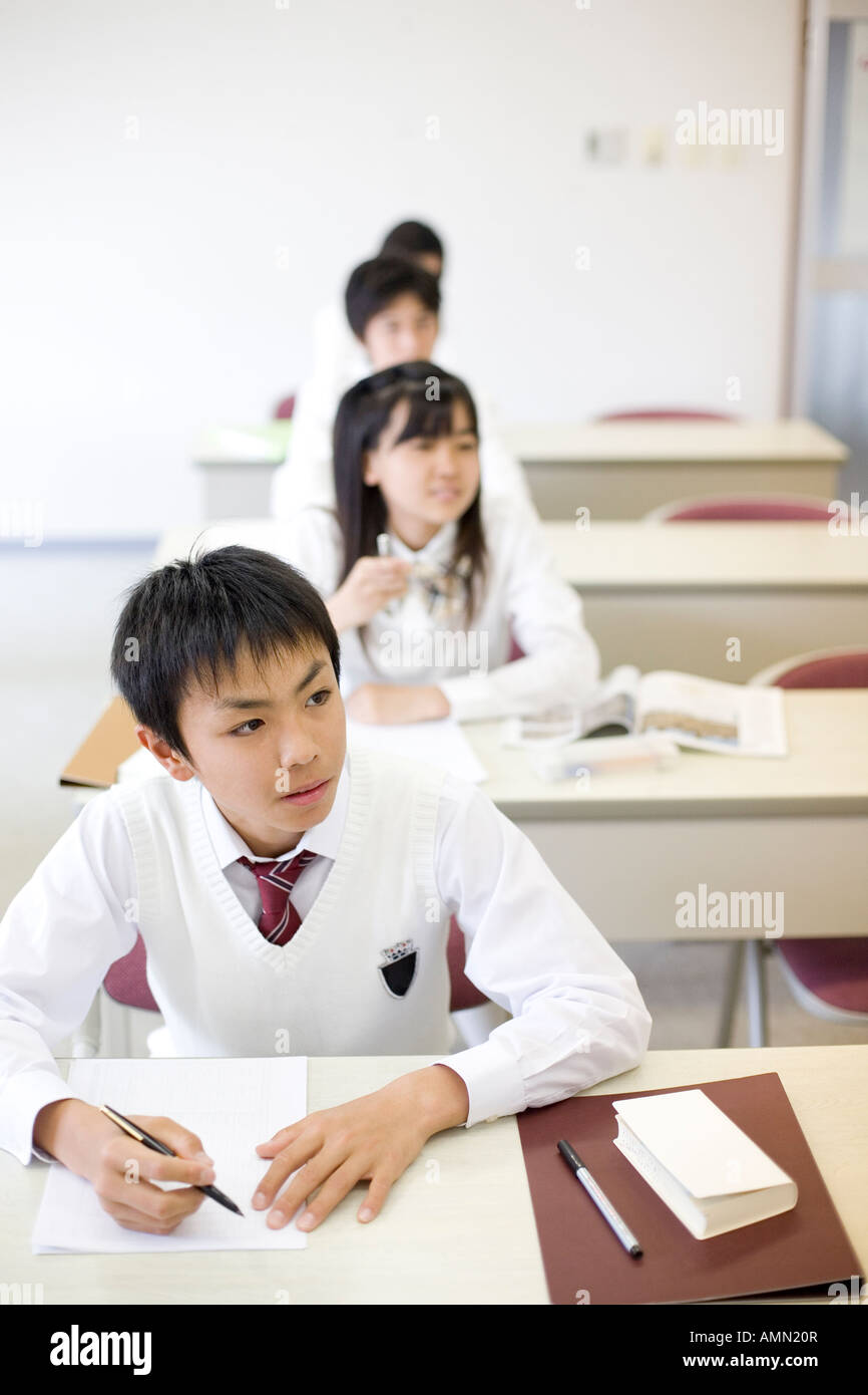 Three japanese middle school girls hi-res stock photography and images ...