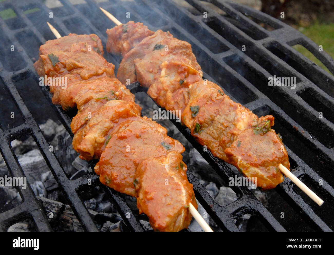Smokey barbeque hi-res stock photography and images - Alamy