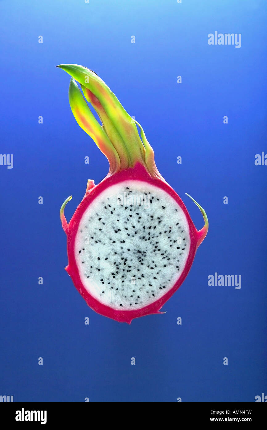 Dragon fruit dissected Stock Photo - Alamy