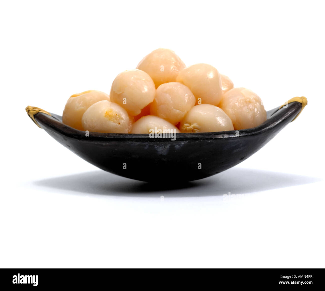 Lychees with shell hi-res stock photography and images - Alamy