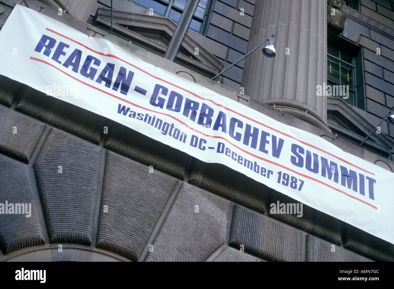 Cold war summit 1987 hi-res stock photography and images - Alamy