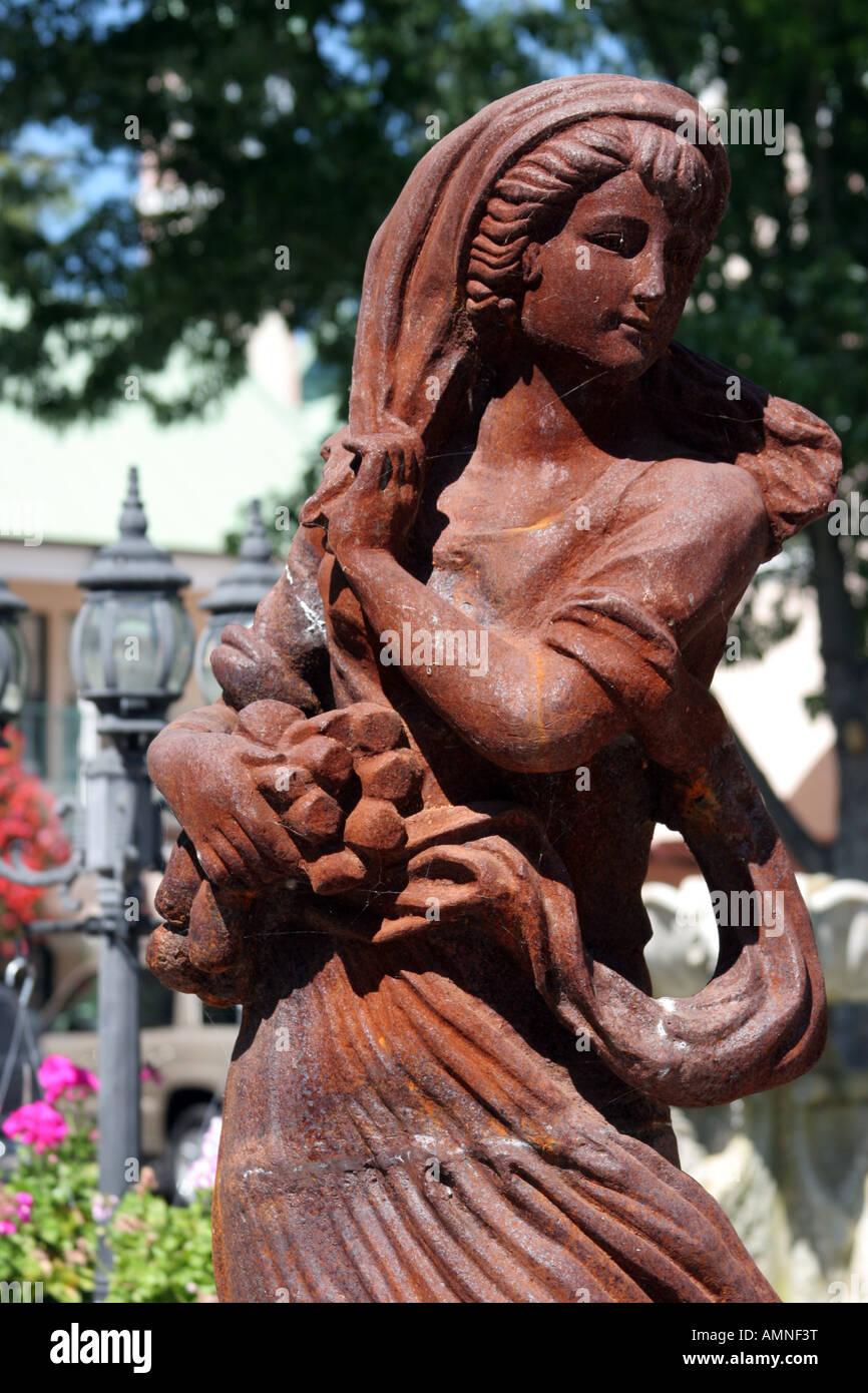 brown woman statue Stock Photo - Alamy