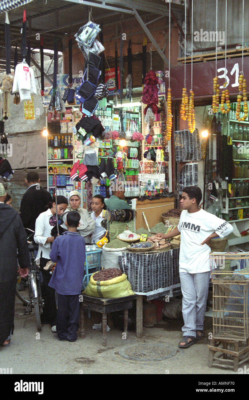 African shopping houshold hi-res stock photography and images - Alamy