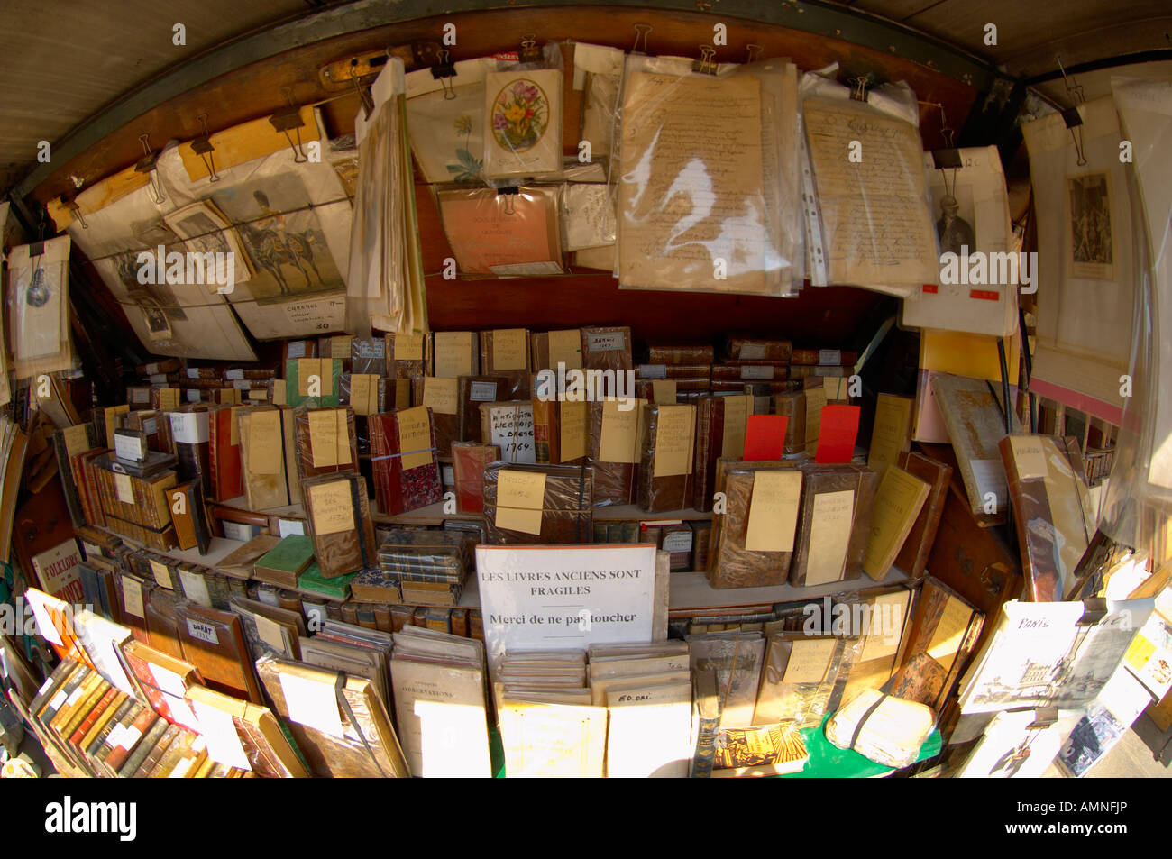 Paris France. Traditional book stalls Stock Photo - Alamy