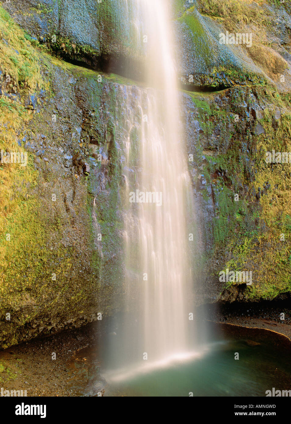 Base of Upper Multnomah Falls, Columbia River Gorge, Oregon, USA Stock ...
